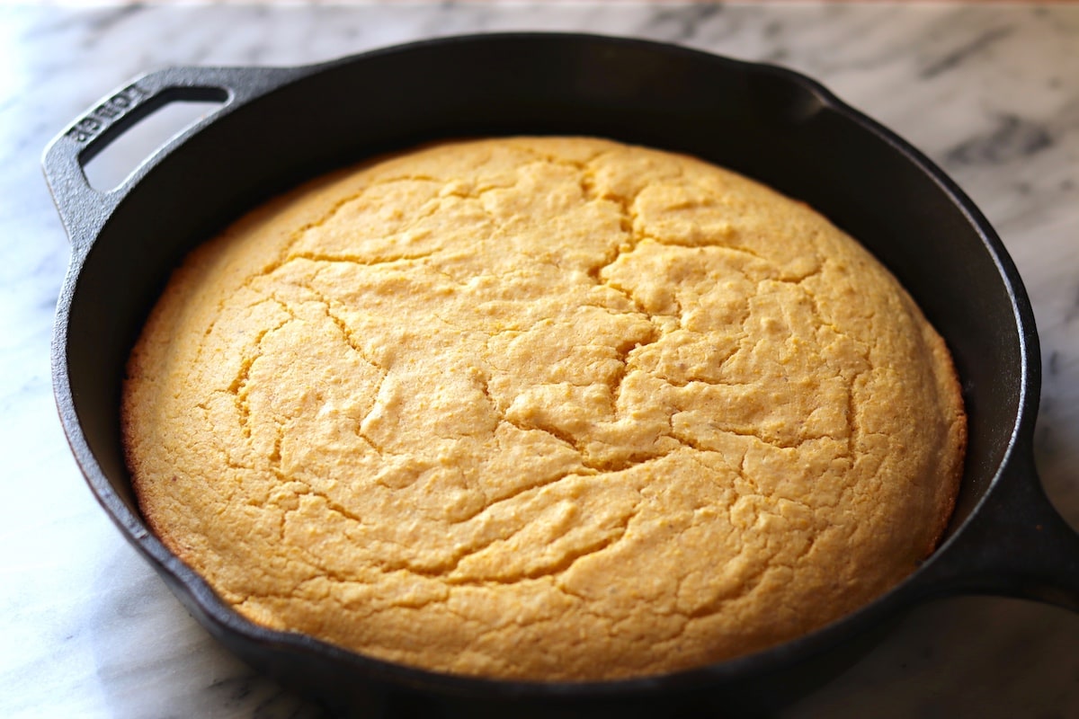 Skillet Cornbread Recipe | The Hungry Hutch
